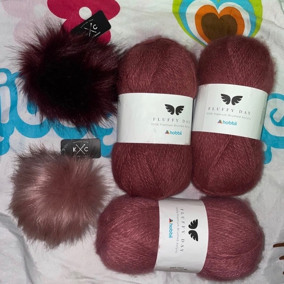 Hobbii | Art | Price Drop Hobbii Fluffy Day Yarn Pom Pom Lot | Poshmark